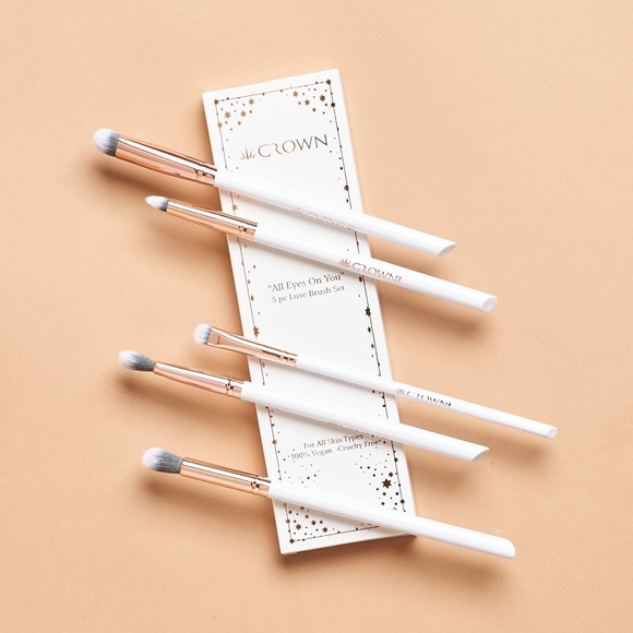 Crown | Makeup | Crown All Eyes On You 5piece Luxe Brush Set | Poshmark